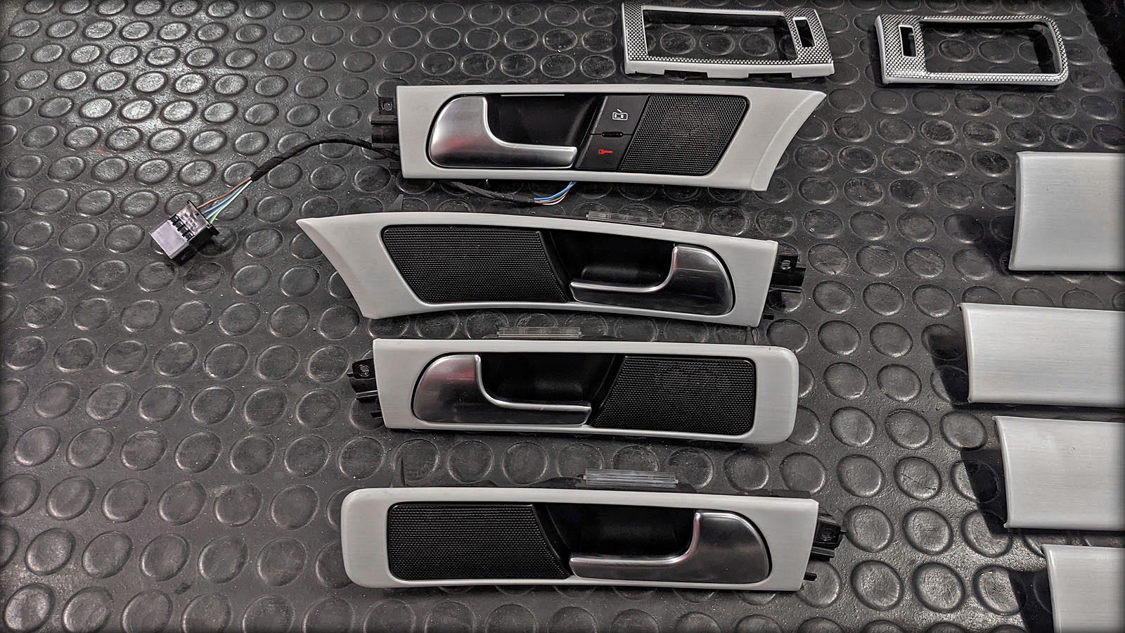 tots-parts - RS6 V8 Biturbo Dekorleisten weiss gebürstet und Teile ...